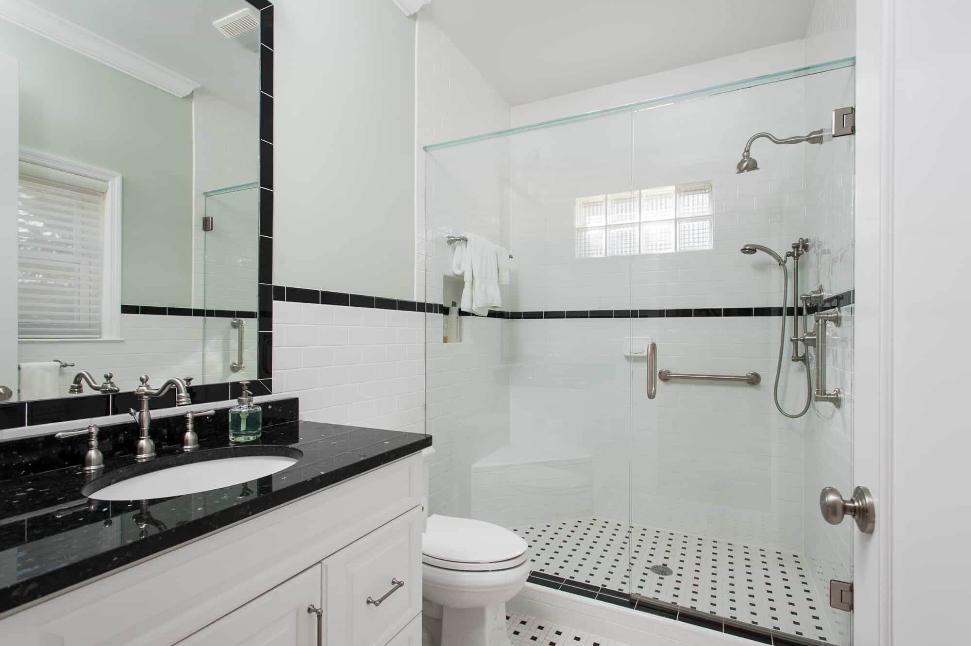 🥇 How To Clean The Bathroom? | My Cleaning Angel